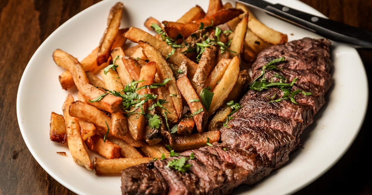Guide Cuisson Steak : Températures, BBQ, Poêle, Four | Menucochon