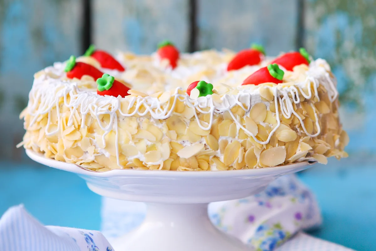 Light Airy Angel Food Cake: Perfect | Menucochon